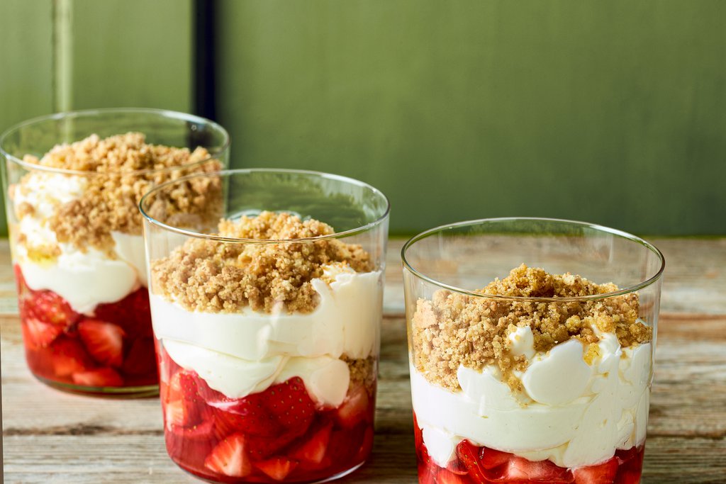 Strawberry cheesecake pots recipe - Waitrose UAE & Partners