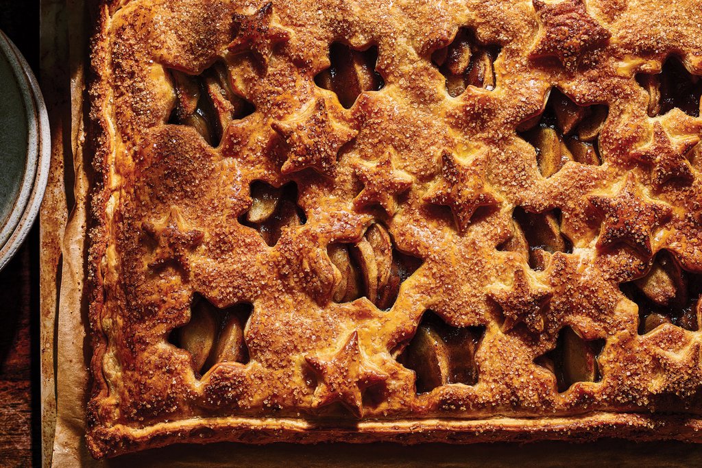 Giant apple & mincemeat pie recipe - Waitrose UAE & Partners